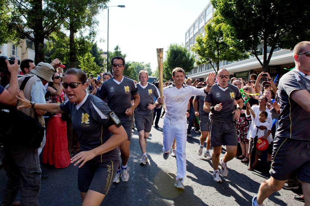 OL: H.K.H. Kronprinsen med den olympiske fakkel