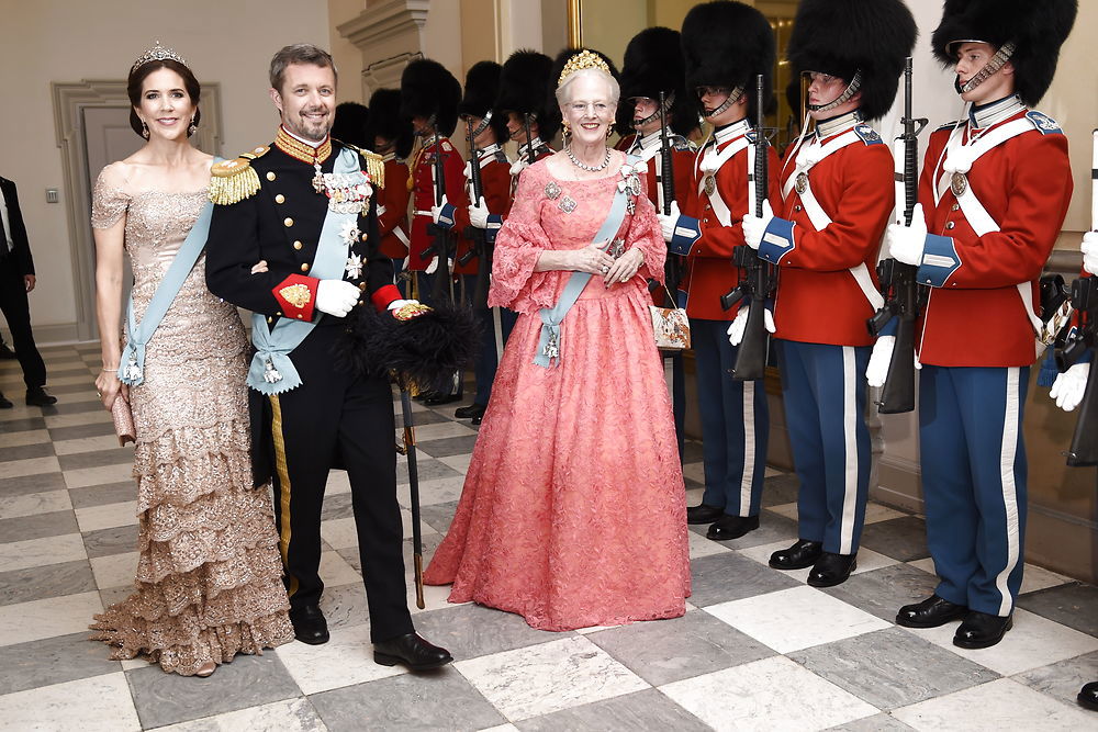 De kongeliges ankomst til gallataffel