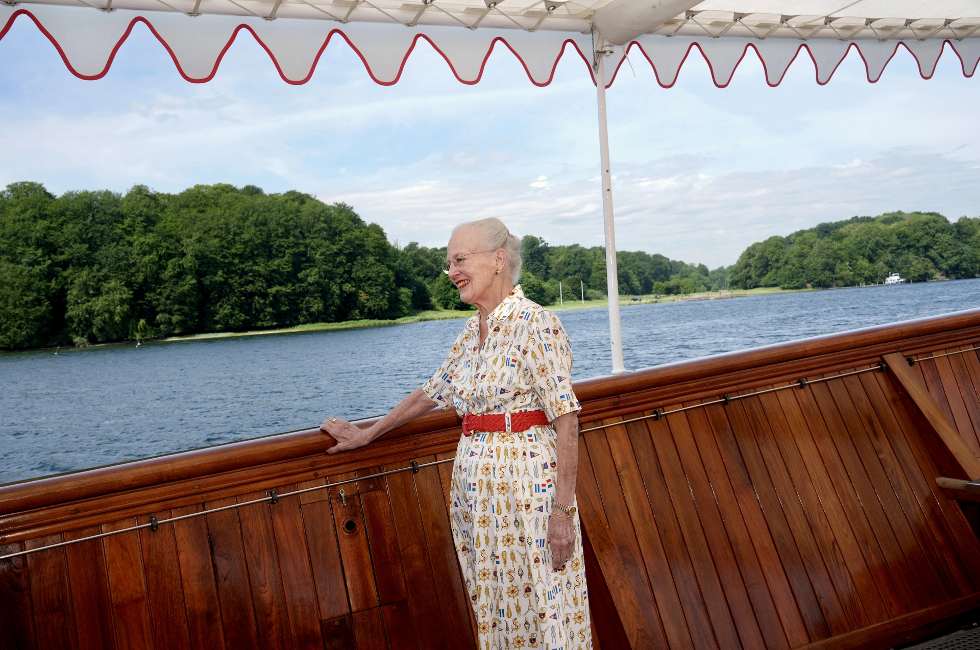HM The Queen becomes the longest sitting, reigning monarch in the ...