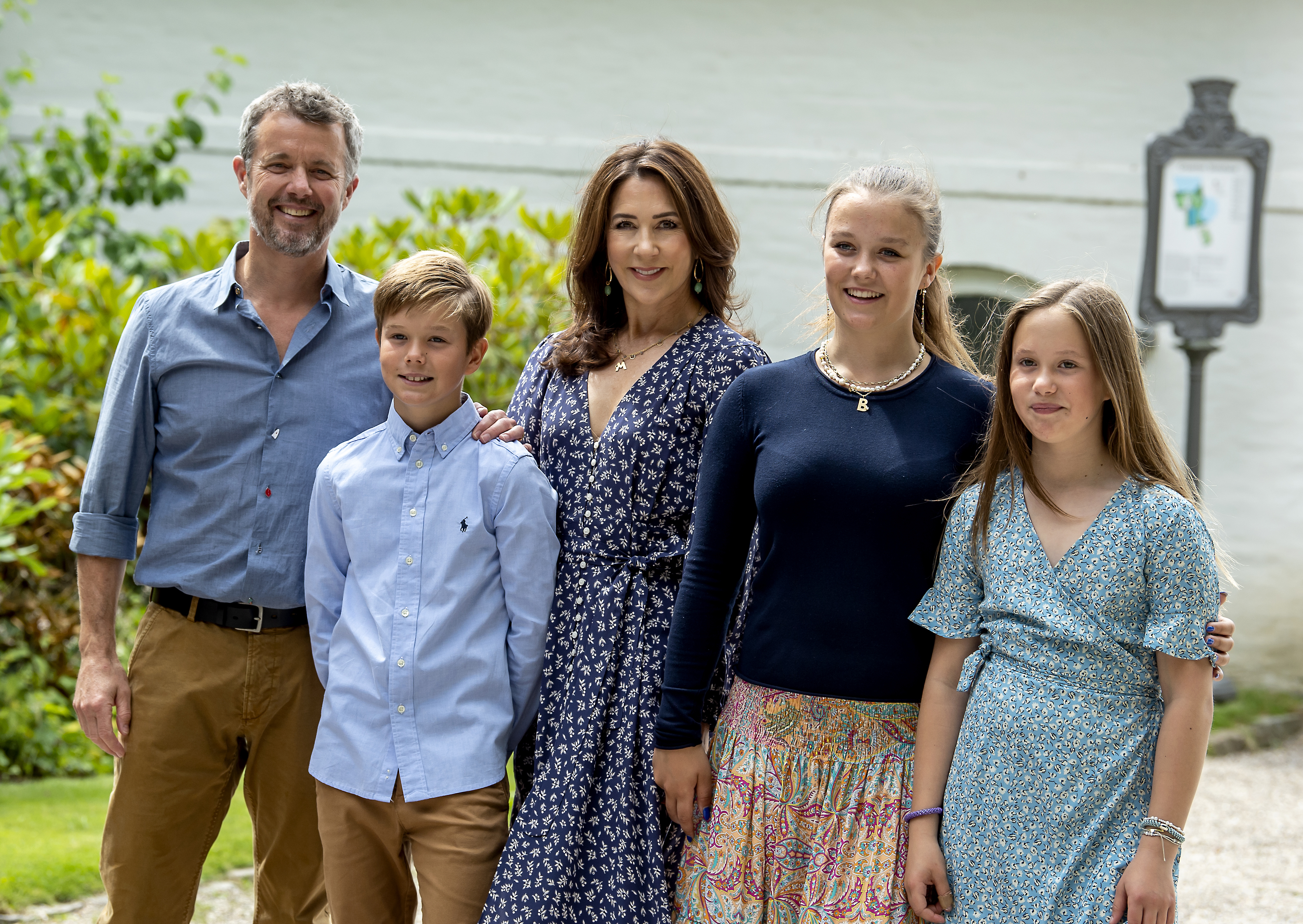 Kronprinsfamilien modtog Gråsten Ringriderforenings optog